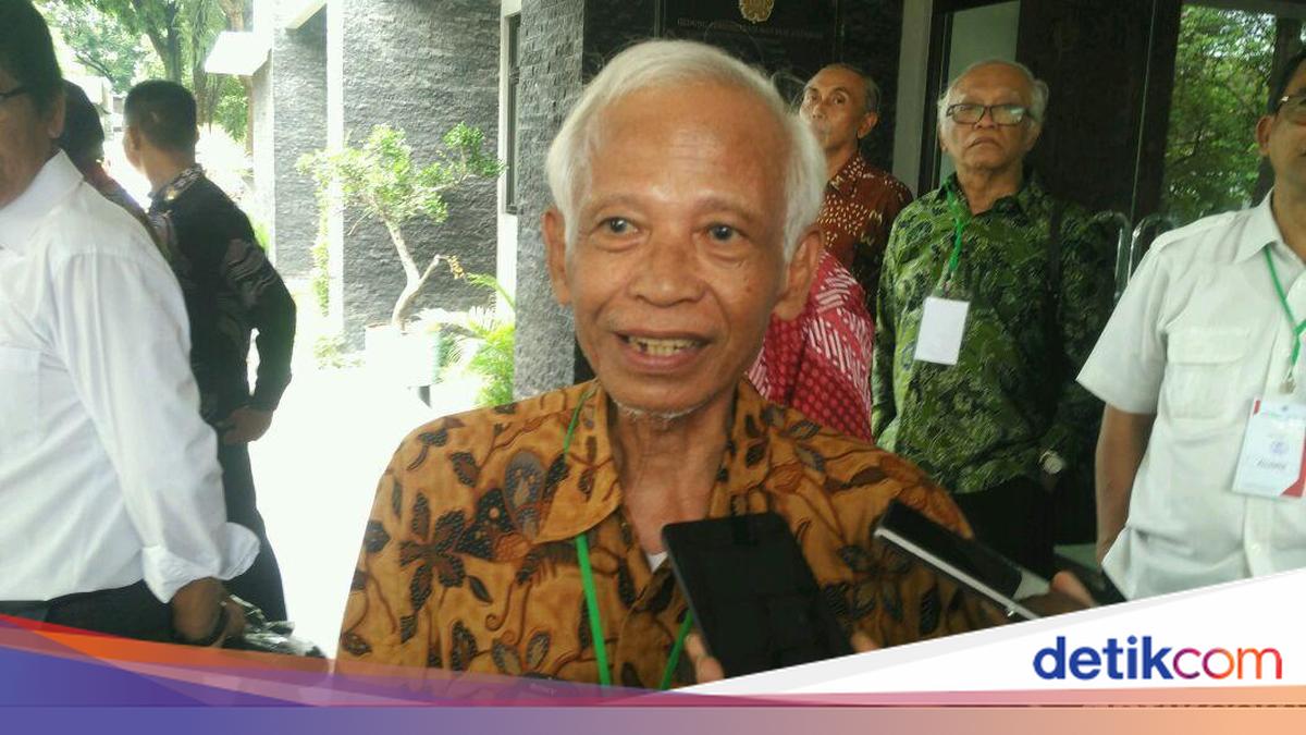 Ini Dia Kasmujo, Dosen Pembimbing Skripsi Jokowi yang Katanya Galak