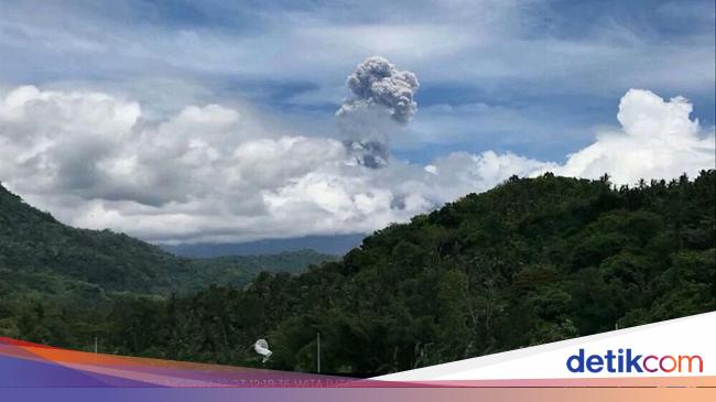 Gunung Agung Kembali Erupsi, Sempat Semburkan Asap 2,5 Km