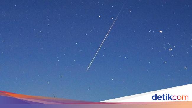 Tips Sederhana Nonton Puncak Hujan Meteor Lyrids Malam Ini Tips Sederhana Nonton Puncak Hujan Meteor Lyrids Malam Ini