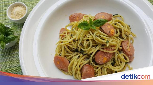 Resep Pasta: Pesto Spaghetti with Fiesta Cheese Sausage