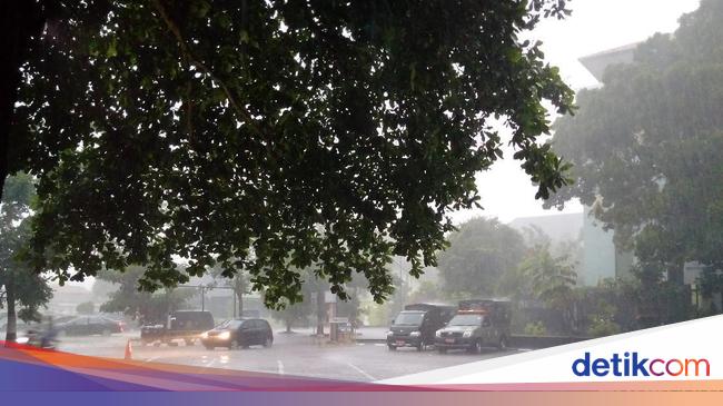 Apa Itu Badai Tropis Anggrek yang Sebabkan Yogyakarta Hujan 3 Hari ...