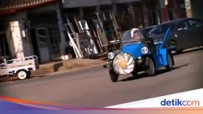 Foto: Petani Asal China Ini Berhasil Ciptakan Mobil Tenaga Angin