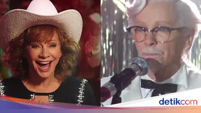 Reba McEntire, Wanita Pertama yang Perankan Colonel Sanders dalam Iklan ...