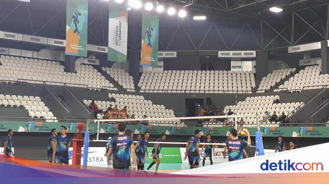 Kenali Atmosfer Lapangan, Timnas Voli Jajal Tennis Indoor di GBK
