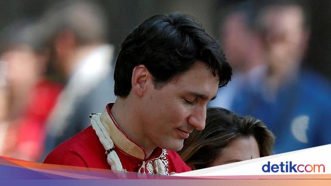 Foto: Gantengnya PM Kanada Justin Trudeau Pakai Baju Tradisional India