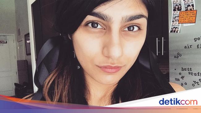 Foto: Mia Khalifa, Bintang Porno yang Berhenti karena Diancam ISIS