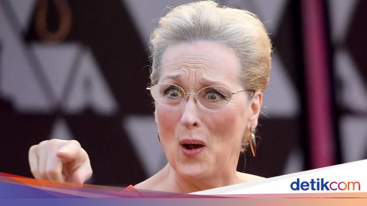 Pakai Gaun Merah di Oscars, Meryl Streep Mirip Ibu Peri dari Film 'Shrek'