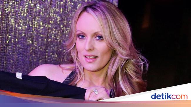 Ini Stormy Daniels, Bintang Porno yang Bikin Donald Trump Didakwa Kasus Suap