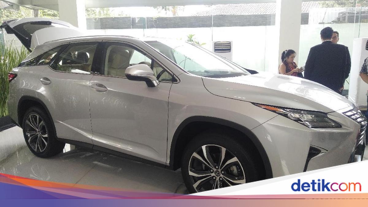 Mobil Keluarga Mewah Lexus