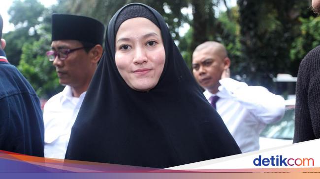 Lyra Virna Tetap Harmonis dengan Eric Scada yang Baru Nikah Lagi