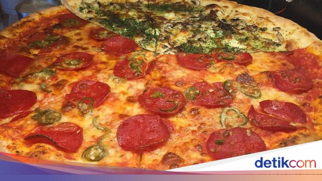 Bisa Nongkrong Sambil Ngemil 5 Pizza Favorit di Bandung