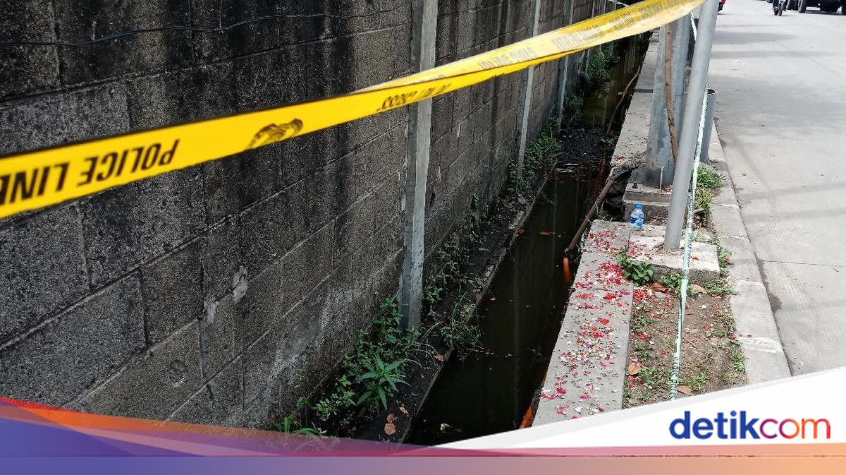 Foto: Taburan Bunga di Got Lokasi Tewasnya Cutfil
