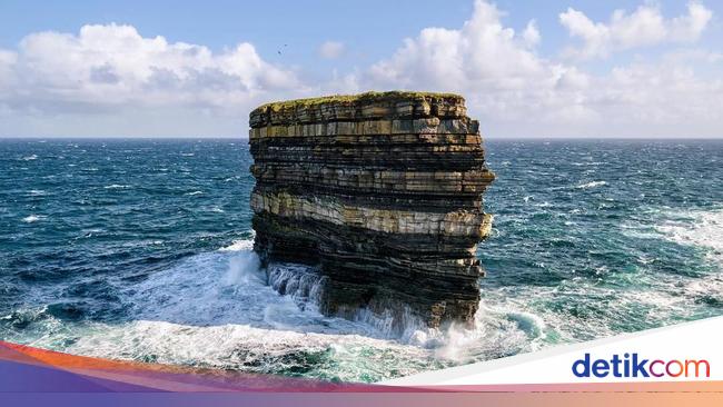 Fenomena Alam: 'Tembok' di Atas Laut