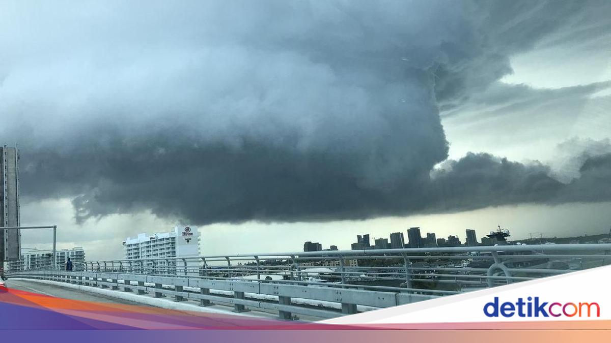 Sedih, 800 Karyawan di Badan Cuaca Dipecat Donald Trump
