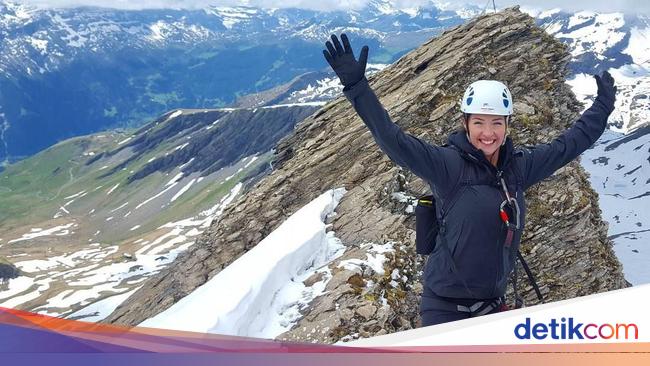 Emilie, Si Pilot Cantik yang Suka Adventure
