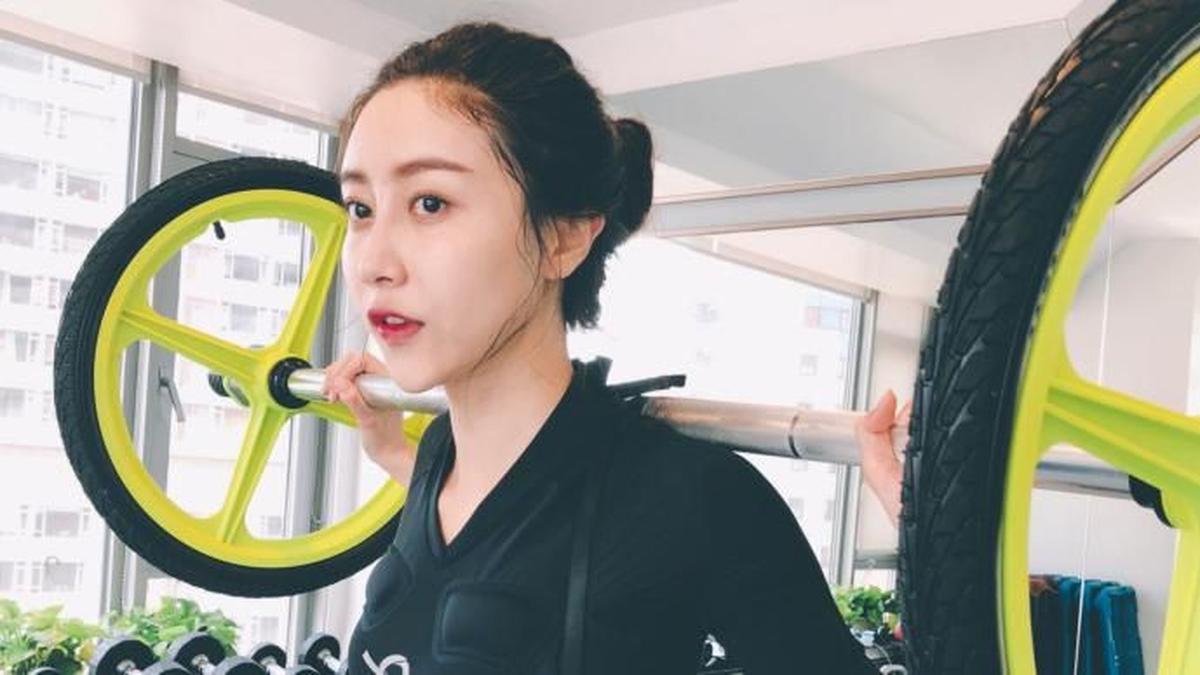 Potret Dosen Cantik dari China yang Dijuluki 'Dewi Gym'