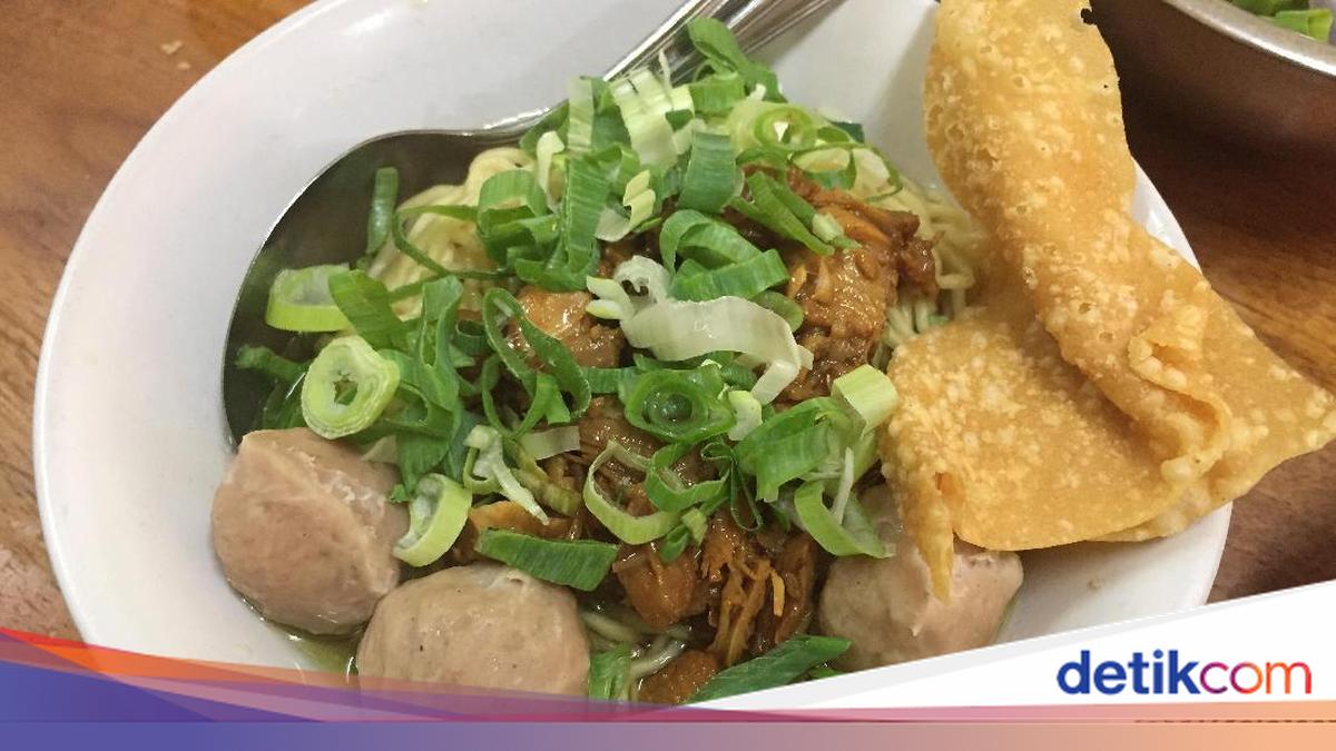 Di Pasar Tebet Barat Ada Mie Ayam Legendaris hingga Kantin Jajanan Padang