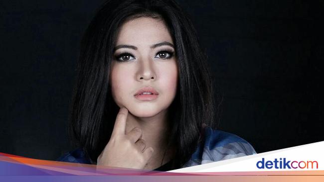 Menghilang usai Bercerai, Qory Sandioriva Comeback ke Dunia Hiburan Menghilang usai Bercerai, Qory Sandioriva Comeback ke Dunia Hiburan