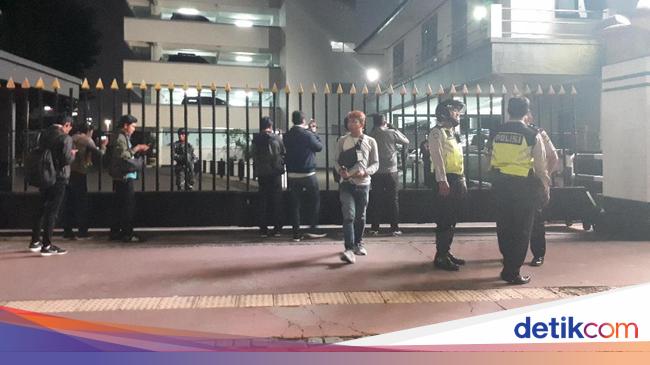 3 Orang Mencurigakan Diamankan, Mobil Inafis Masuk Mabes AD