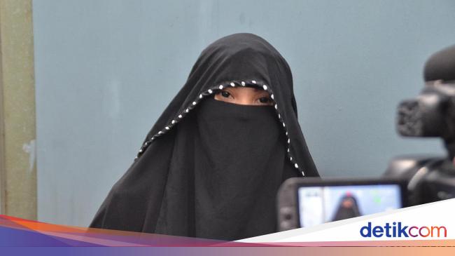 Indadari Cerita Awal Mula Bercadar dan Berikan Pesan