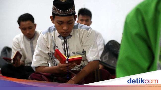 Niat dan Tata Cara I'tikaf di Masjid Saat Bulan Ramadhan
