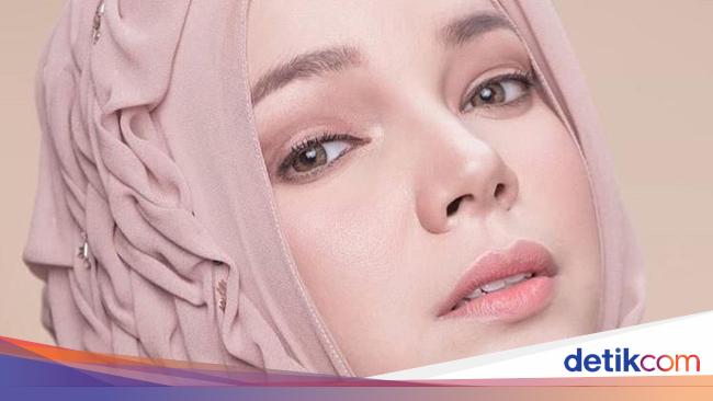 Viral Foto Dewi Sandra Tanpa Edit Yang Bikin Netizen Takjub 5013