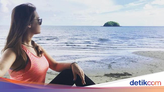 Foto: Gaya Liburan Seksi Maria Ozawa di Filipina