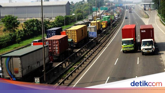 Duh! Masih Ada Truk dan Bus Nakal Ambil Jalur Kanan saat di Tol Duh! Masih Ada Truk dan Bus Nakal Ambil Jalur Kanan saat di Tol