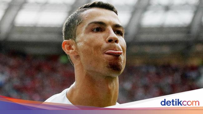 Ada Jenggot Tipis di Dagu Cristiano Ronaldo, Ini 4 Manfaat Nggak Cukuran Ada Jenggot Tipis di Dagu Cristiano Ronaldo, Ini 4 Manfaat Nggak Cukuran