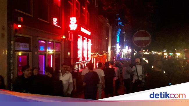 Amsterdam Larang Tur Wisata ke Red Light District