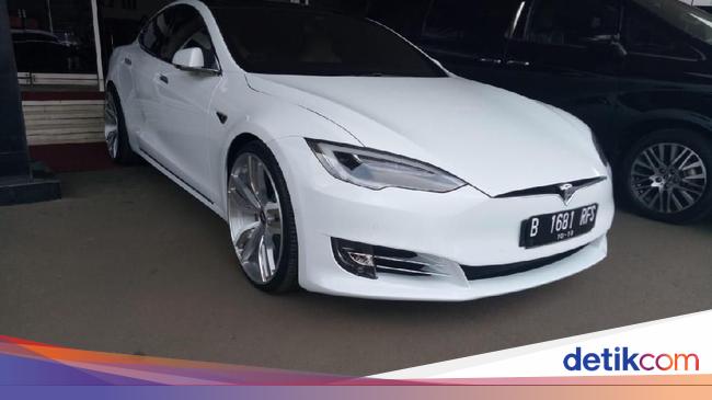 Mengenal Mobil Listrik Tesla yang Dipakai Bambang Soesatyo