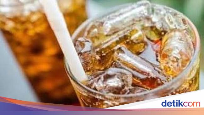 Bikin Geli! Ini 8 Meme Es Teh Manis yang Lucu Menyegarkan