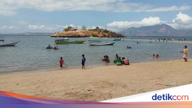 Pantai Lariti, Pantai Baru yang Memikat dari NTB