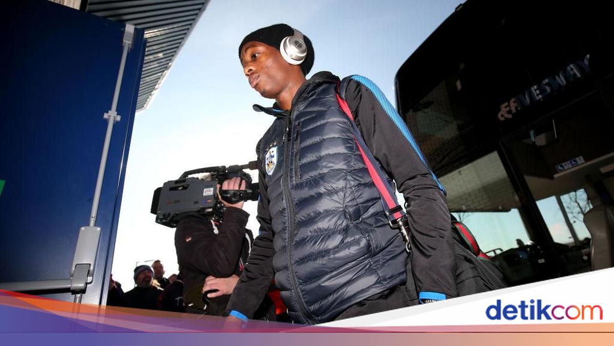 Persib Dirumorkan Bidik Eks Bek Timnas Belanda Terence Kongolo