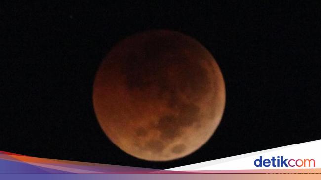 Ini Penampakan Gerhana Bulan Total di Jakarta