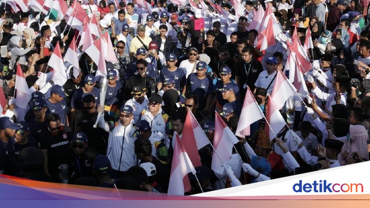 Pertamina Ramaikan Kirab Obor Asian Games di Makassar