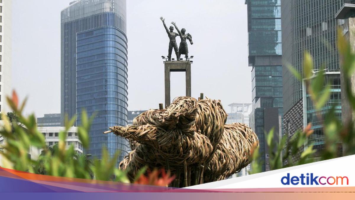 Berakhirnya Bambu Getah Getih di Bundaran HI