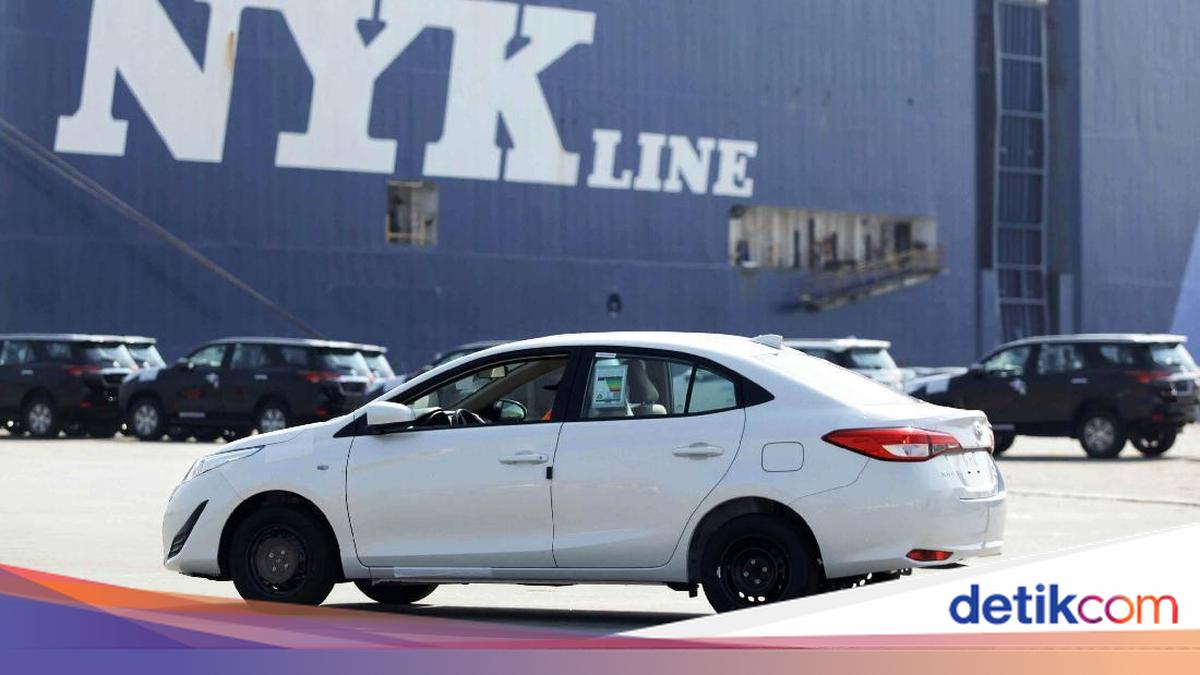 Pemerintah Genjot Produksi Mobil Sedan