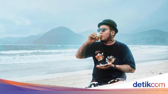 Potret Akurnya Dua Istri Erix Soekamti