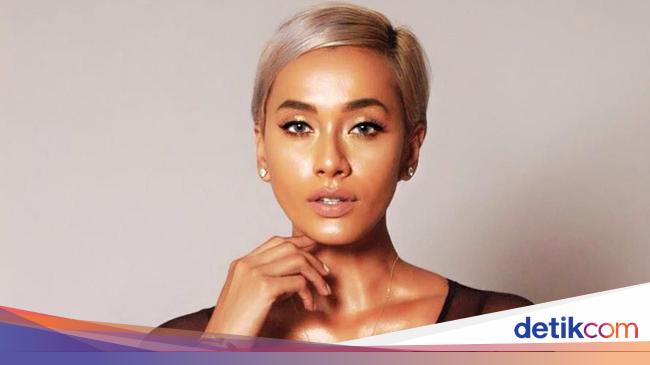 Pesona 8 Artis Indonesia Berdarah India, Paras Cantiknya Beda