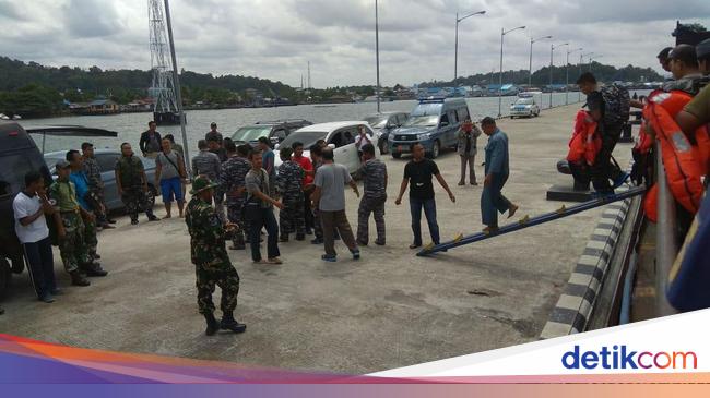 KRI Rencong-622 Terbakar di Sorong Papua Barat