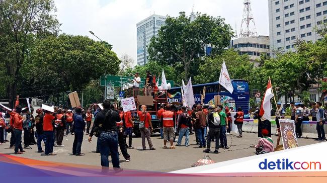 Hari Tani Nasional, Massa Gelar Demo di Dekat Istana Hari Tani Nasional, Massa Gelar Demo di Dekat Istana