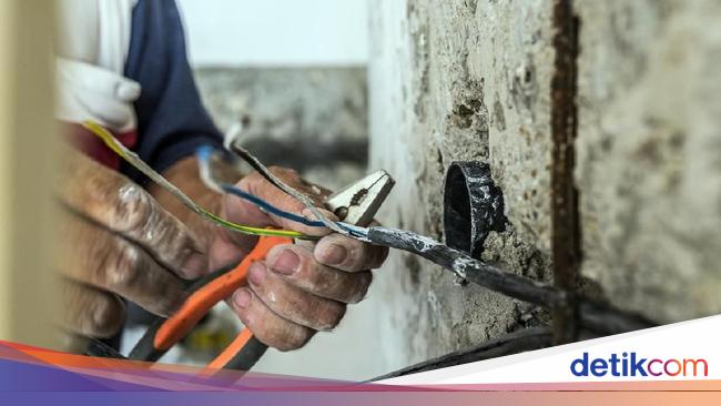 Buruh Bangunan Tersengat Listrik, Luka Bakar Sekujur Tubuh tapi Selamat