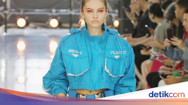 'Wanita Tercantik Dunia' Eksis Jadi Model di Pekan Mode Dunia