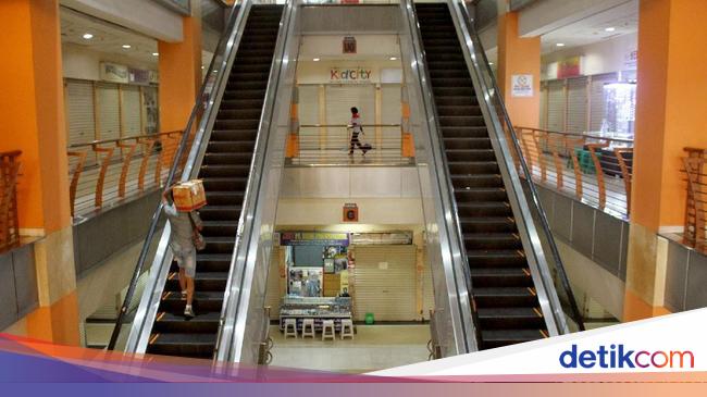 Penampakan Terkini Sepinya Roxy Square yang Kehilangan Pembeli
