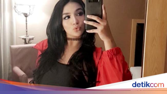 Siva Aprilia, Model dan DJ Seksi yang Bikin Heboh