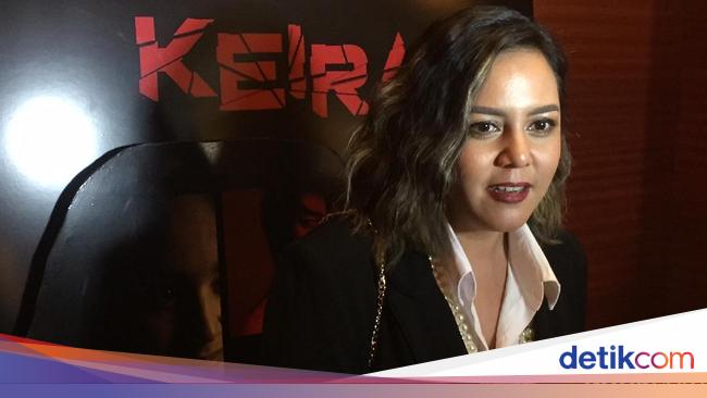 Cinta Ramlan Tunda Bulan Madu karena Pekerjaan