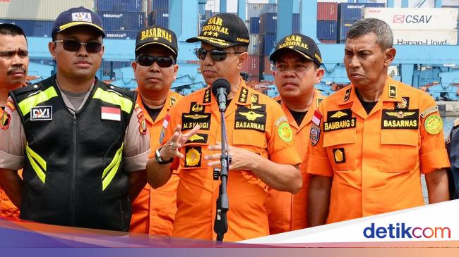 Basarnas Perpanjang Waktu Operasi Pencarian Korban Lion Air Basarnas Perpanjang Waktu Operasi Pencarian Korban Lion Air