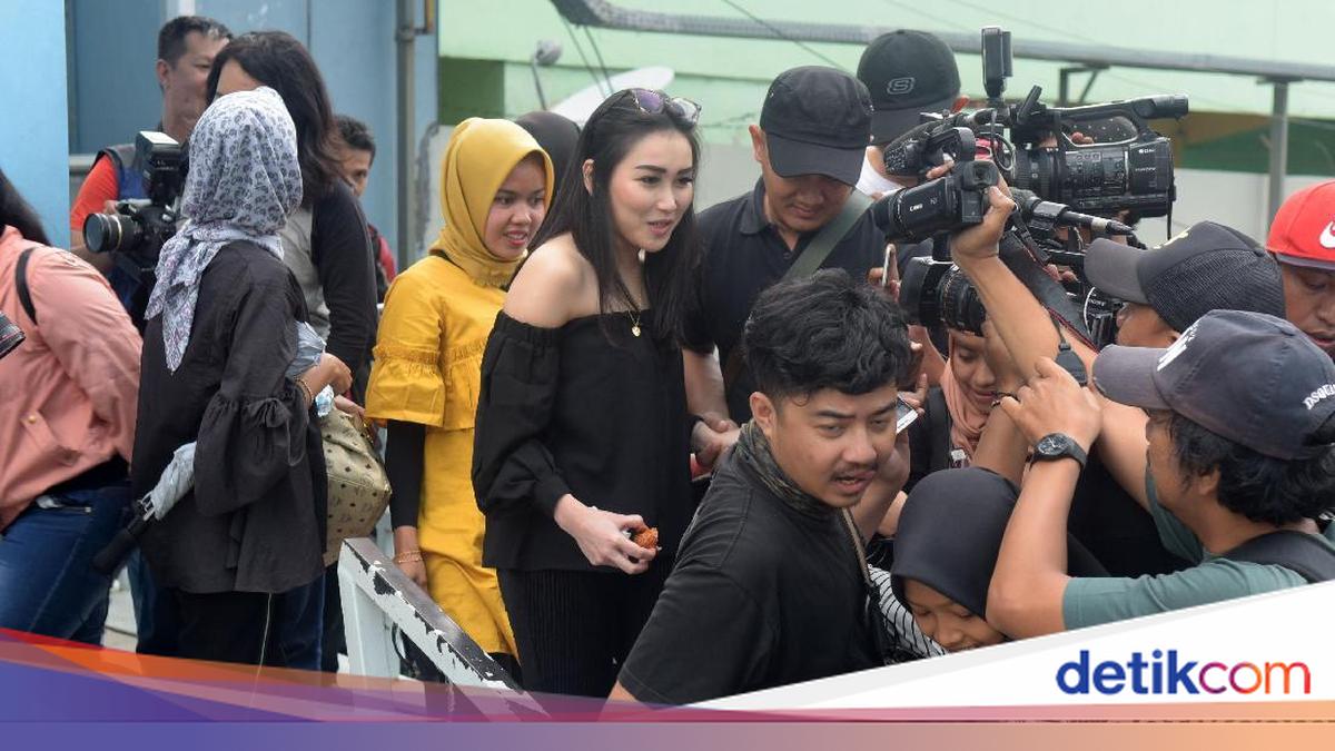 Disebut Pacaran, Sejauh Ini Kedekatan Ayu Ting Ting dan Fransen Susanto