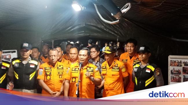 Hari Ke-12, Basarnas Temukan 1 Kantong Jenazah Isi Potongan Tubuh Hari Ke-12, Basarnas Temukan 1 Kantong Jenazah Isi Potongan Tubuh